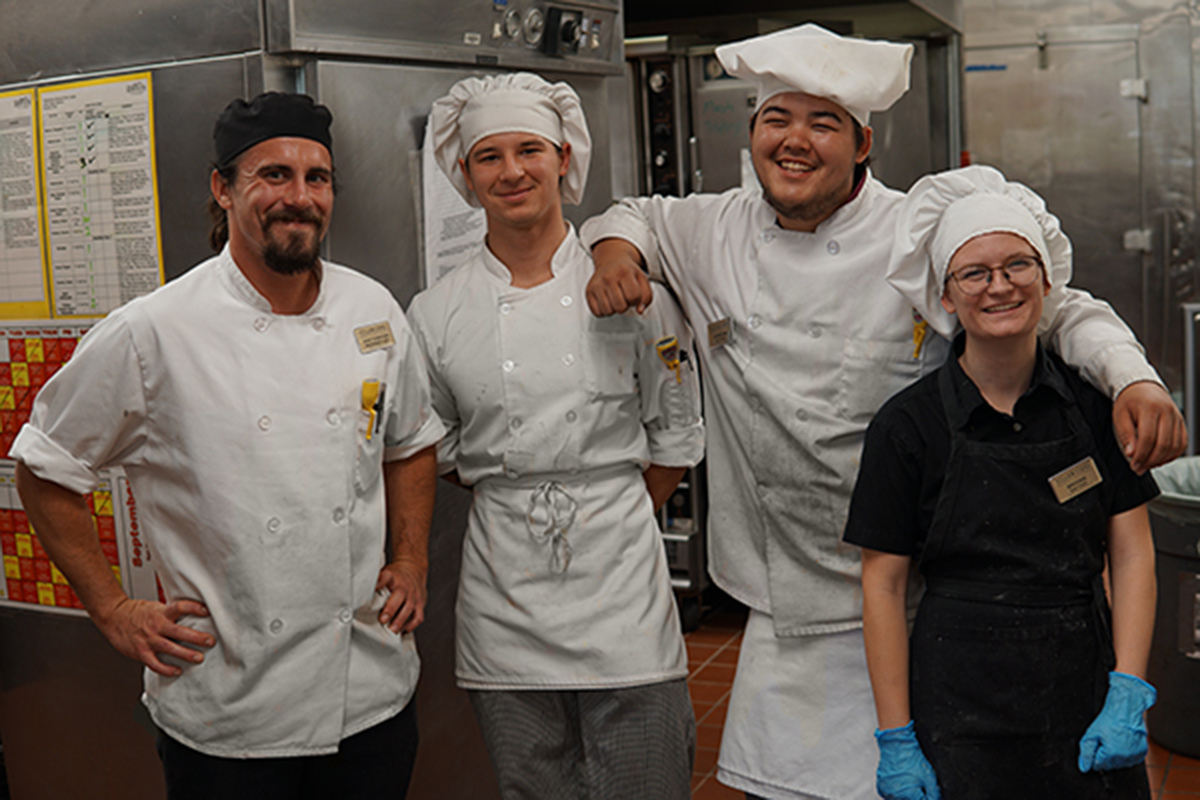 Kitchen-Crew-1200 | Yellowstone National Park Lodges