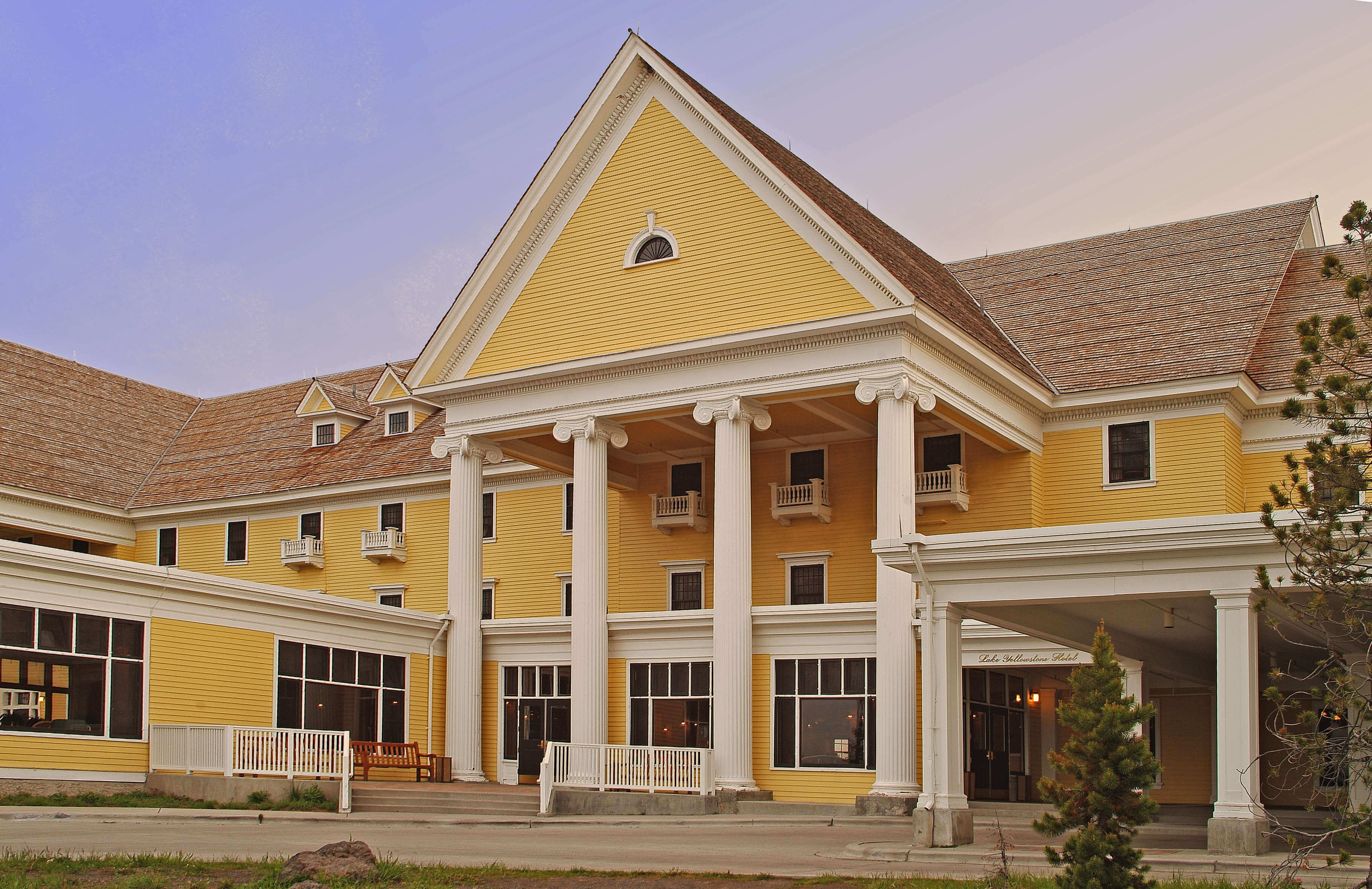 Lake Yellowstone Hotel Exterior (3) | Yellowstone National Park Lodges