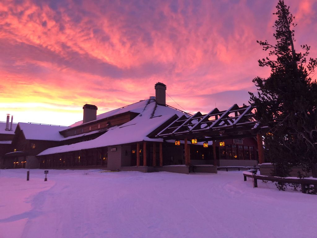 Snow-Lodge-Header | Yellowstone National Park Lodges