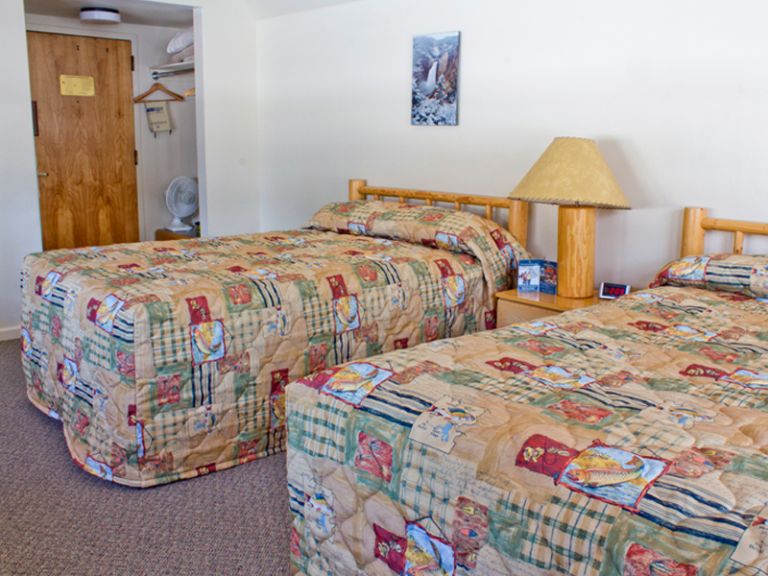 canyon-cascade-lodge-two-beds-02 | Yellowstone National Park Lodges