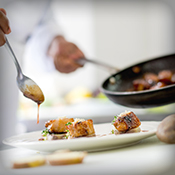 dine | Yellowstone National Park Lodges