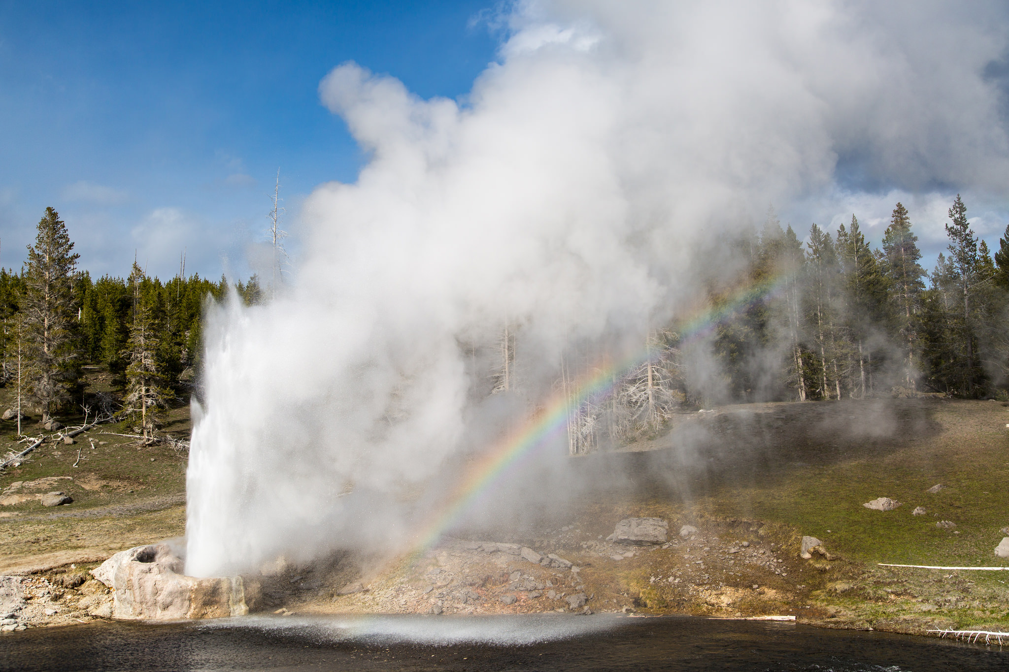Riverside Geyser Rainbow | Yellowstone National Park Lodges