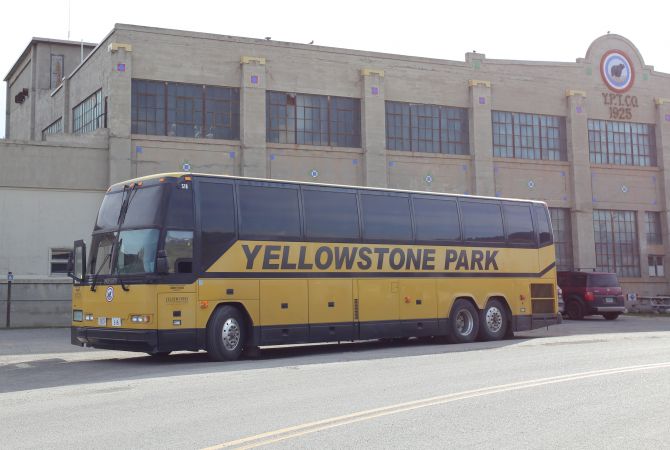 Check-In_Bus_Header | Yellowstone National Park Lodges