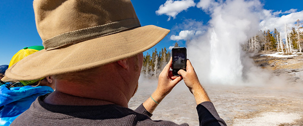 Photographing a Grand Geyser eruption | Yellowstone National Park Lodges