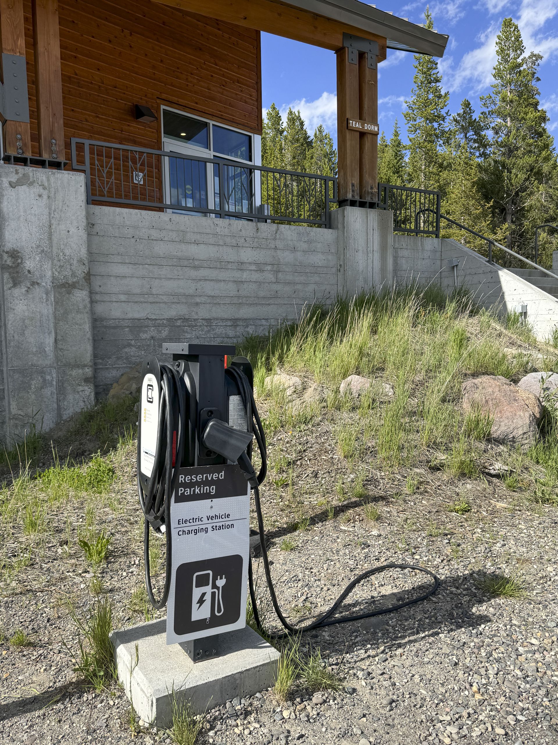 EV (Electric Vehicle) travel in Yellowstone