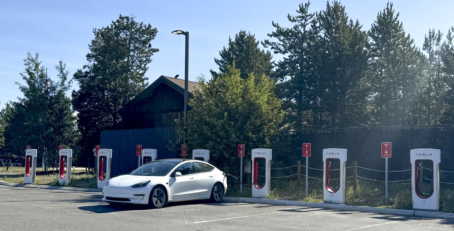 EV (Electric Vehicle) travel in Yellowstone