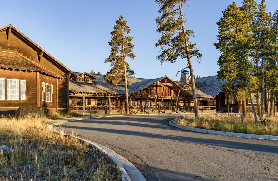 Summer Lodges | Yellowstone National Park Lodges